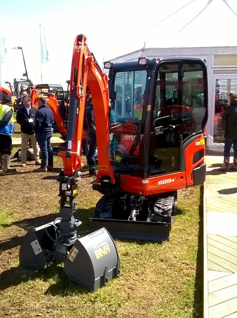 Clamshell Buckets – Exac-One Ltd